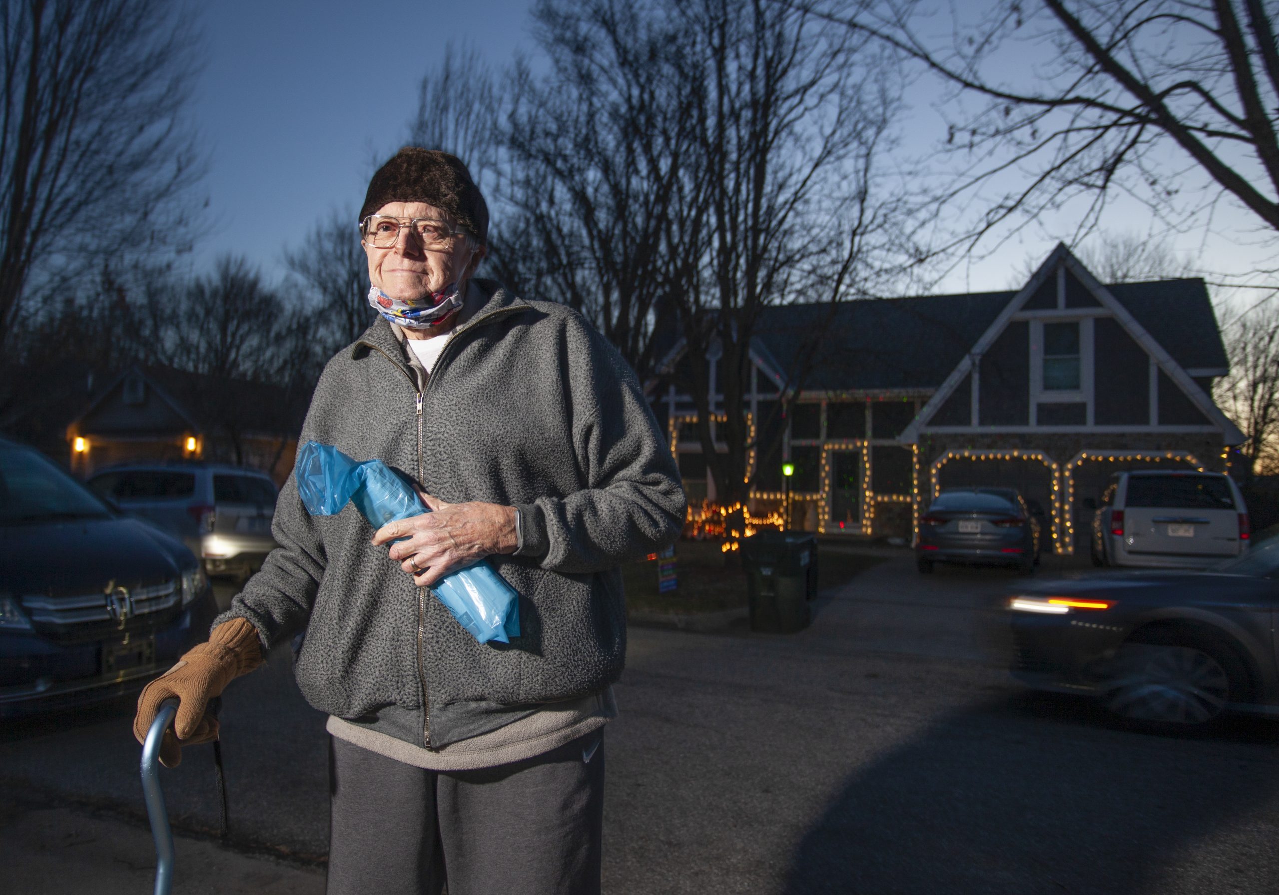 ‘I pick up everyone’s paper’: 91-year-old delivers newspapers to ...